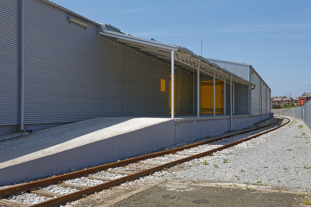 Warehouse Loading Dock | Barr Commercial Doors Orange County San ...